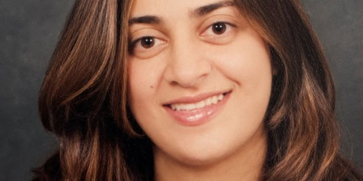 لقطات من جنازة ياسمين أبو النجا ابنة نجلاء فتحي مجلة هي